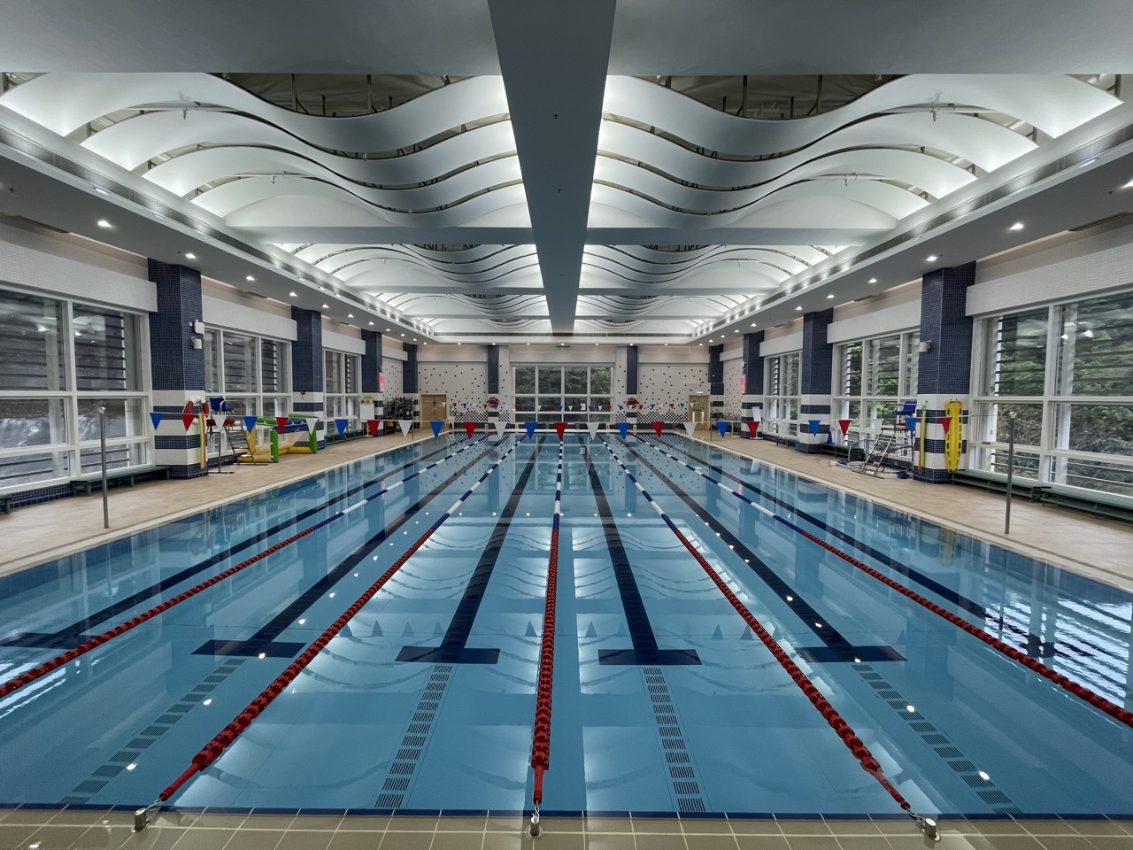 Junior Lifeguarding | Hong Kong International School